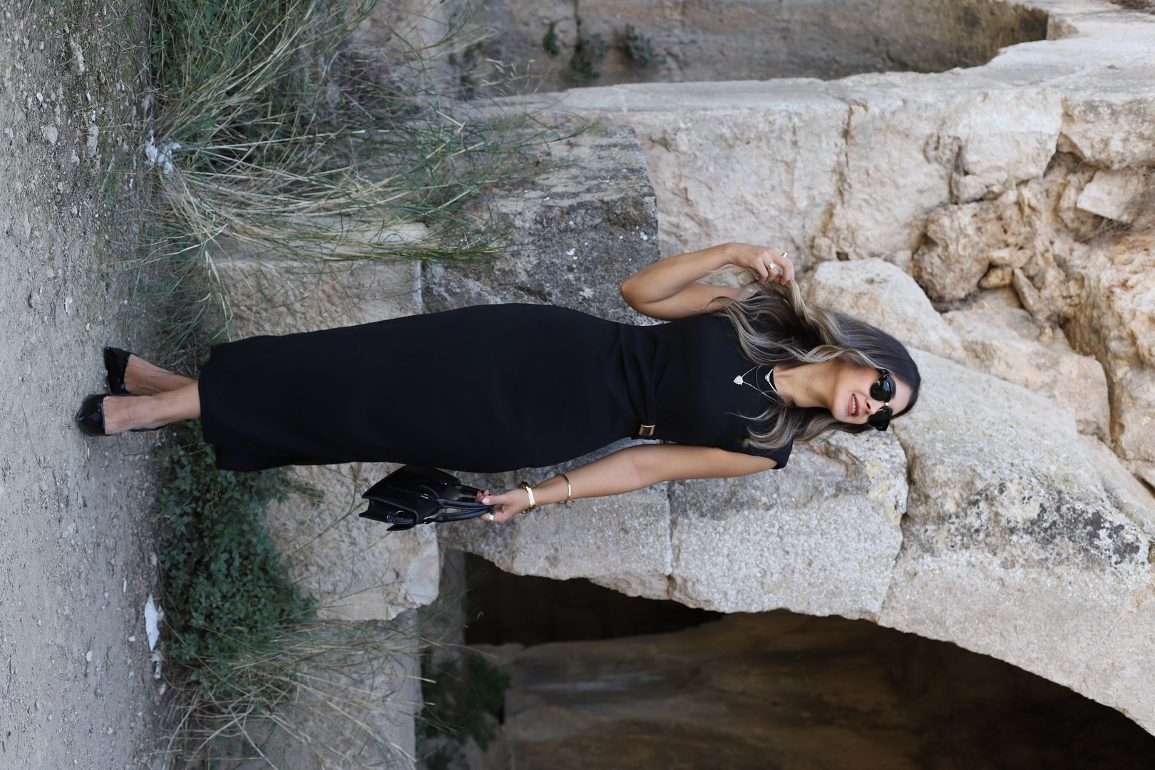 Siyah Gold Drape Detay Yanı Yırtmaçlı Elbise - By Tuğçe Kaya